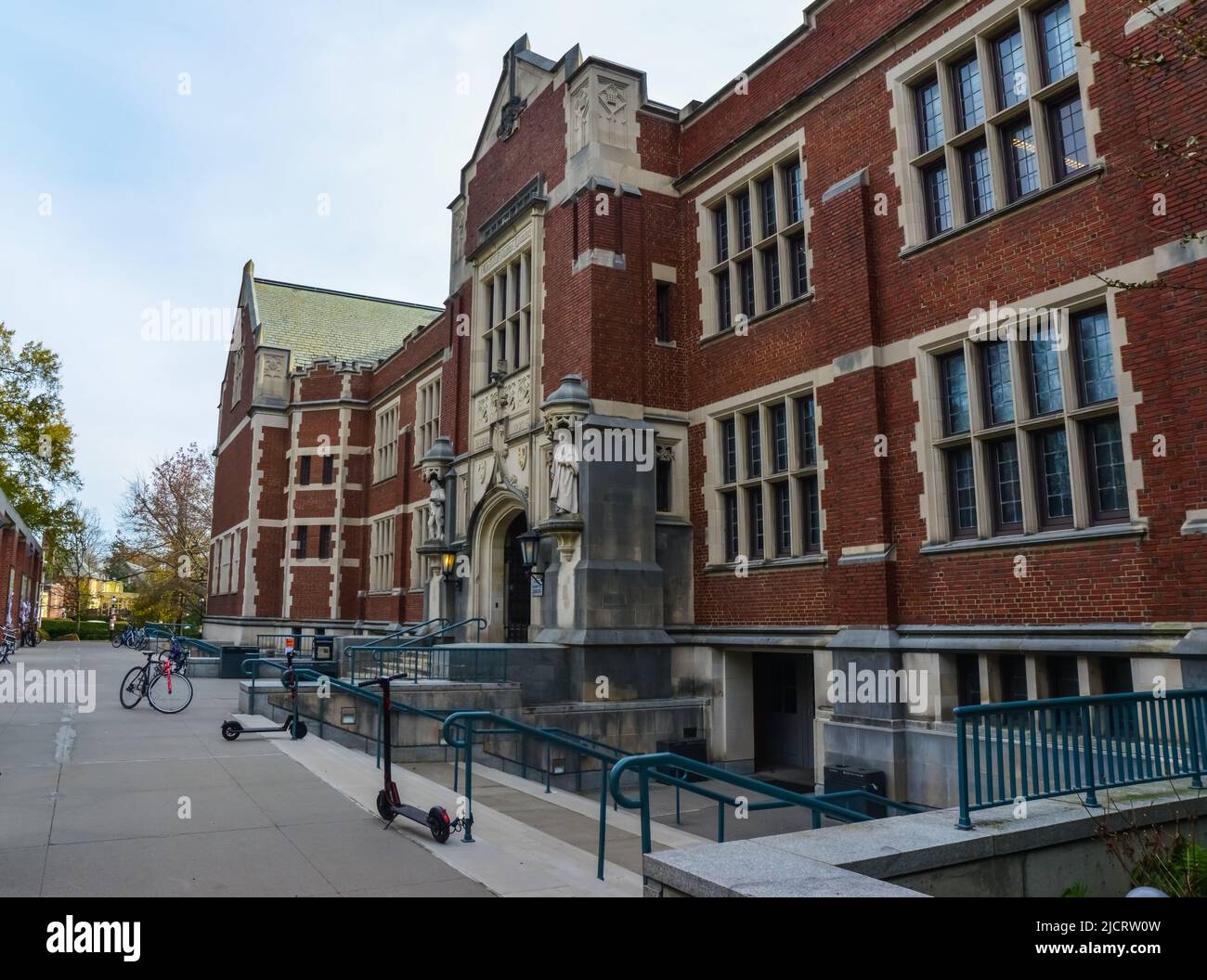 Historic college campus hi-res stock photography and images - Alamy