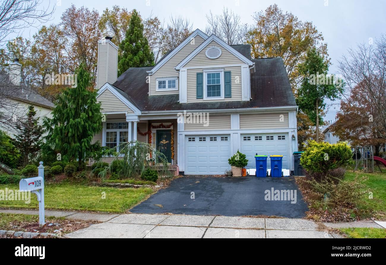 PRINCETON, NJ USA - NOVENBER 12, 2019: Typical modern wooden house in a ...