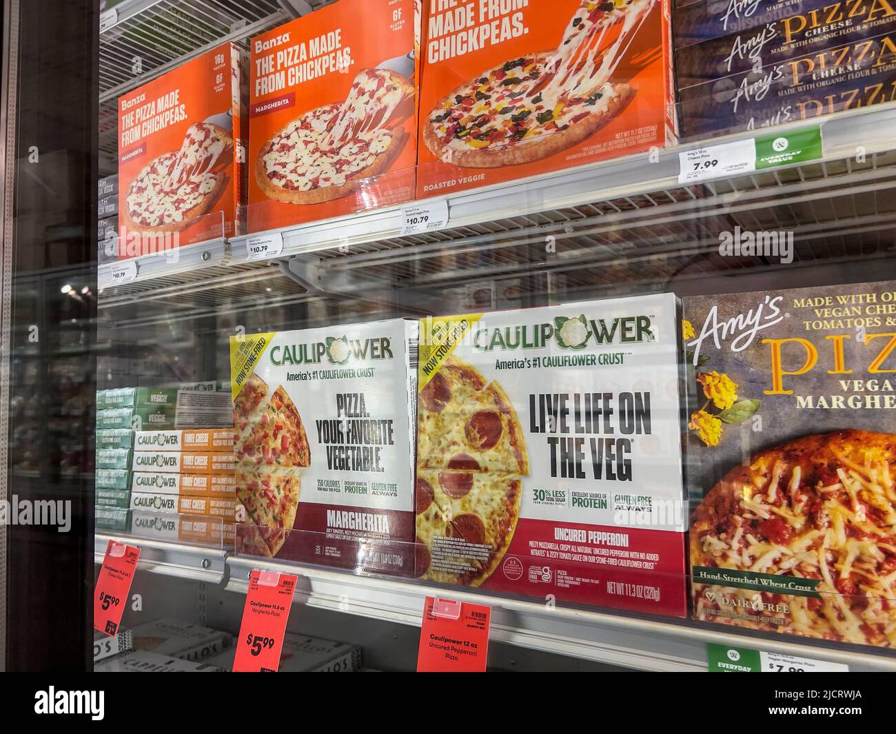 View inside italian grocery store hi-res stock photography and images ...