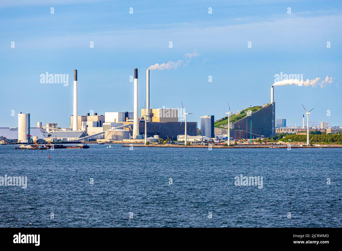 The CopenHill (AKA Amager Bakke) waste-to-energy power plant topped by ...