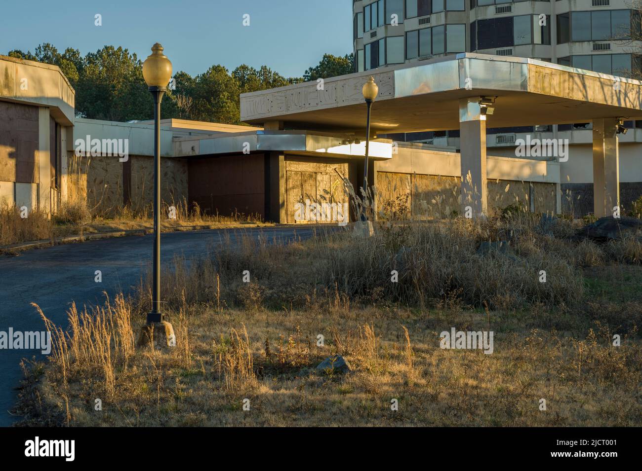 Bankrupt commercial building hi-res stock photography and images - Alamy
