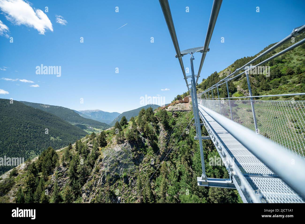 Longest Tibetan bridge in Europe, 600 meters long and 200 meters high ...