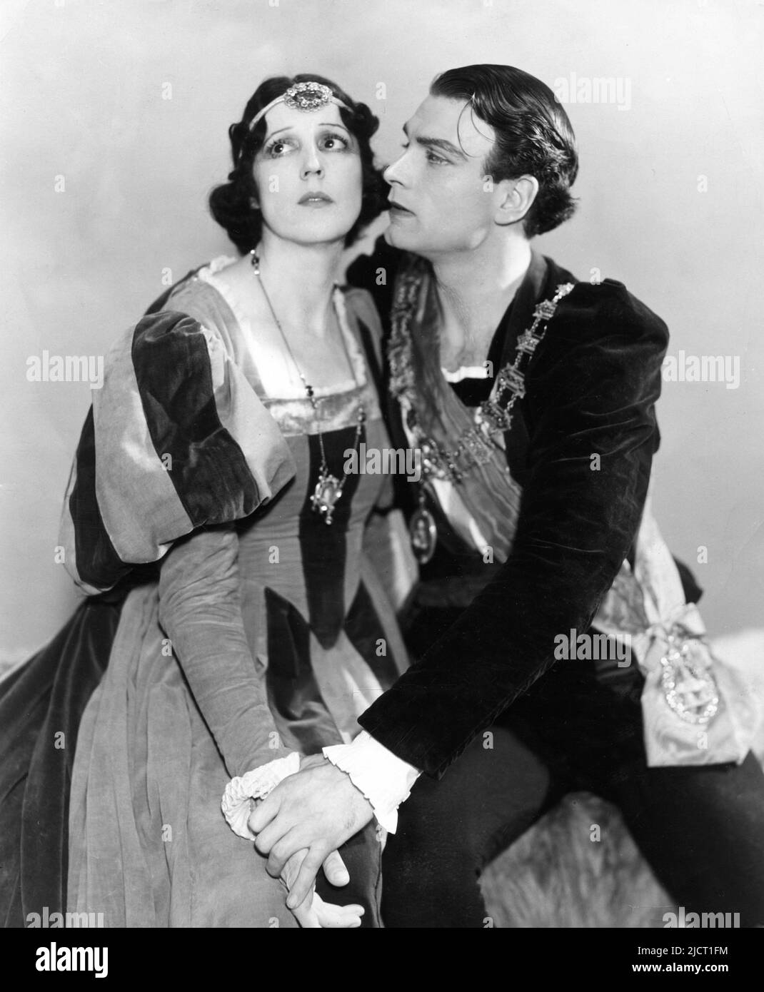 DOROTHY DIX as Queen Gertrude and LAURENCE OLIVIER as Hamlet Portrait ...