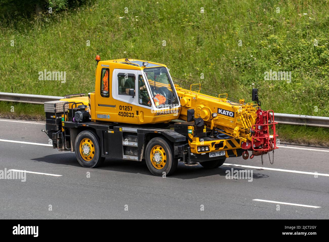 Kato mobile crane hi-res stock photography and images - Alamy