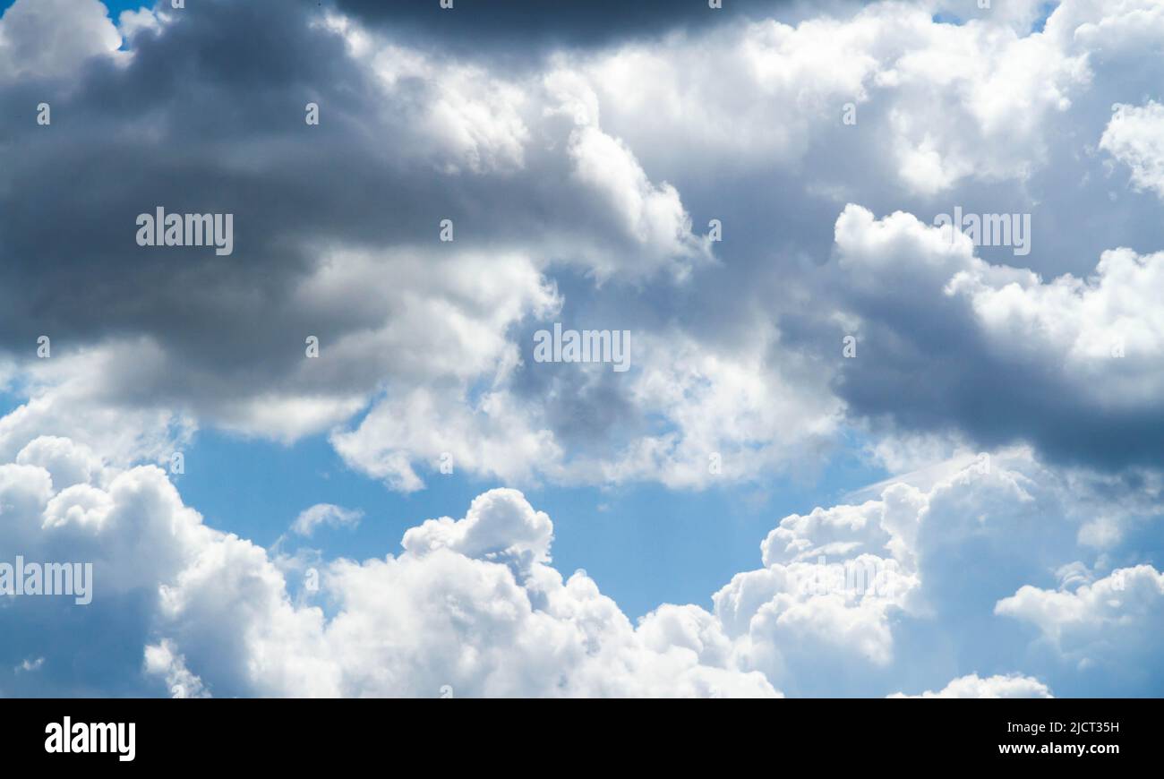 Partly cloudy cloud clouds hi-res stock photography and images - Alamy