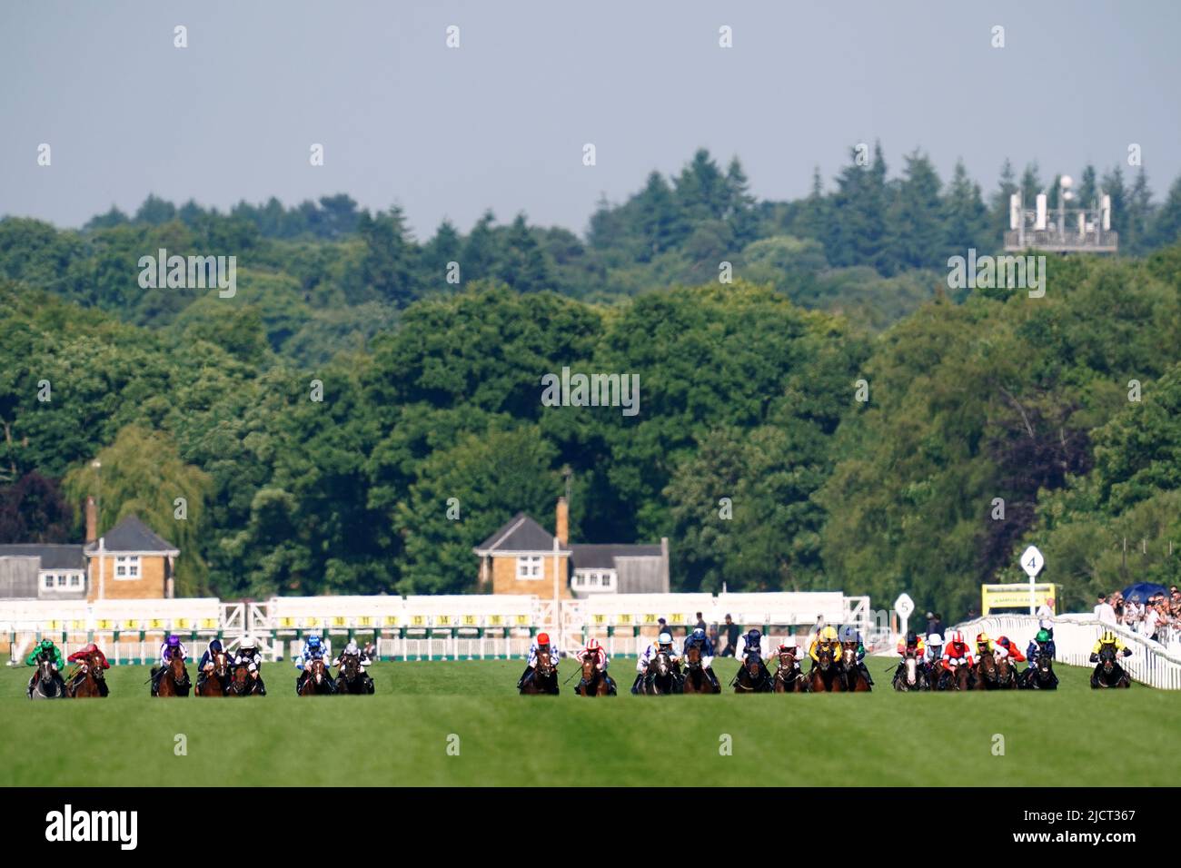 Windsor castle stakes 2022 hi-res stock photography and images - Alamy