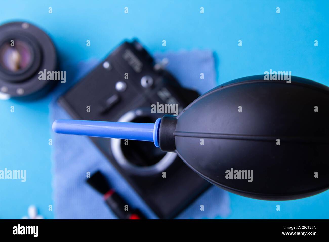 Cleaning of photographic equipment. Camera repair. Photographic service ...