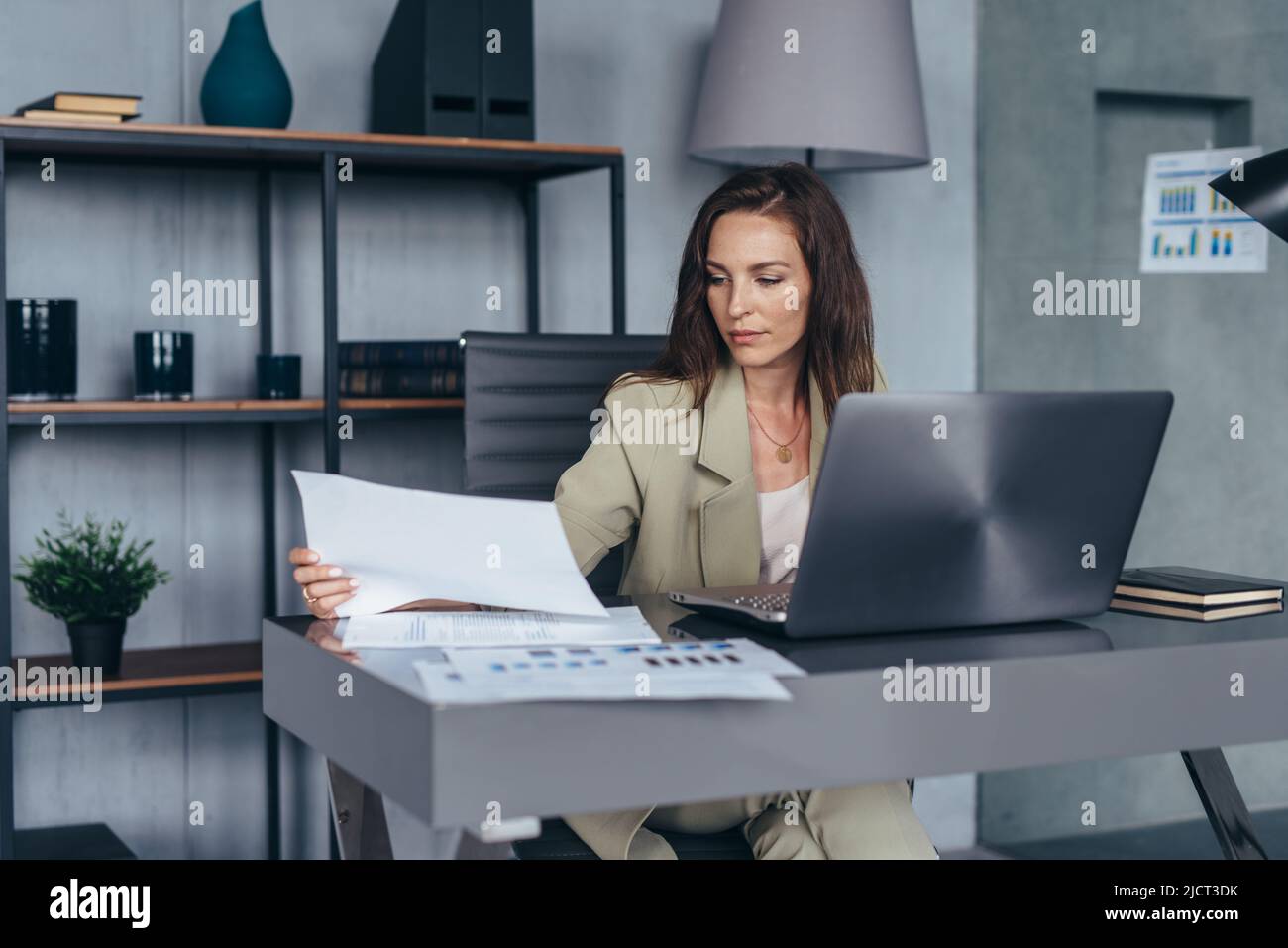 Works with documents hi-res stock photography and images - Alamy