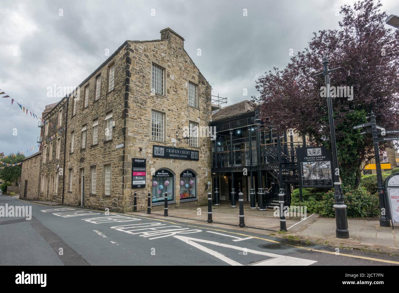 Skipton town centre hi-res stock photography and images - Alamy