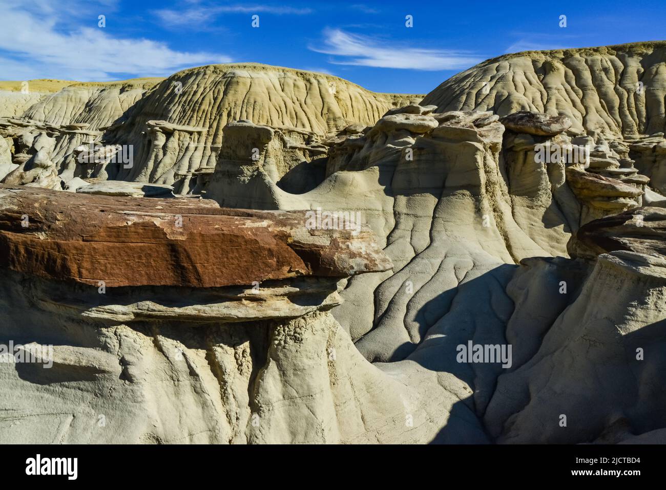 Weird sandstone formations created by erosion at Ah-Shi-Sle-Pah ...