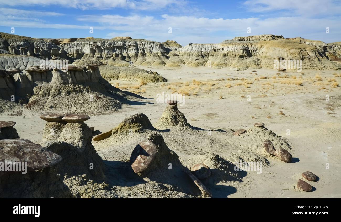 Weird sandstone formations created by erosion at Ah-Shi-Sle-Pah ...
