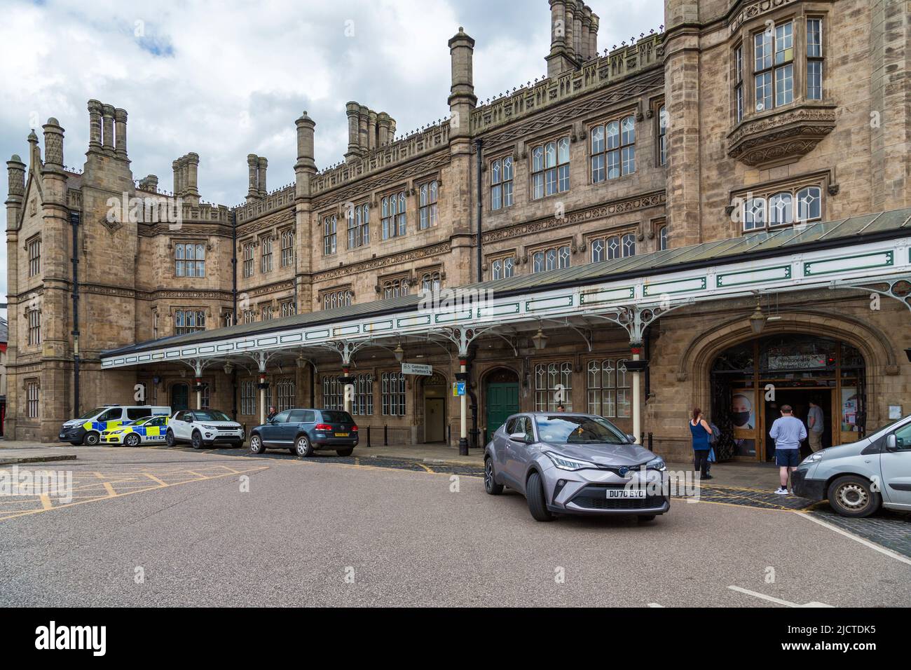 The impressive facade of Shrewsbury Railway Station Stock Photo - Alamy