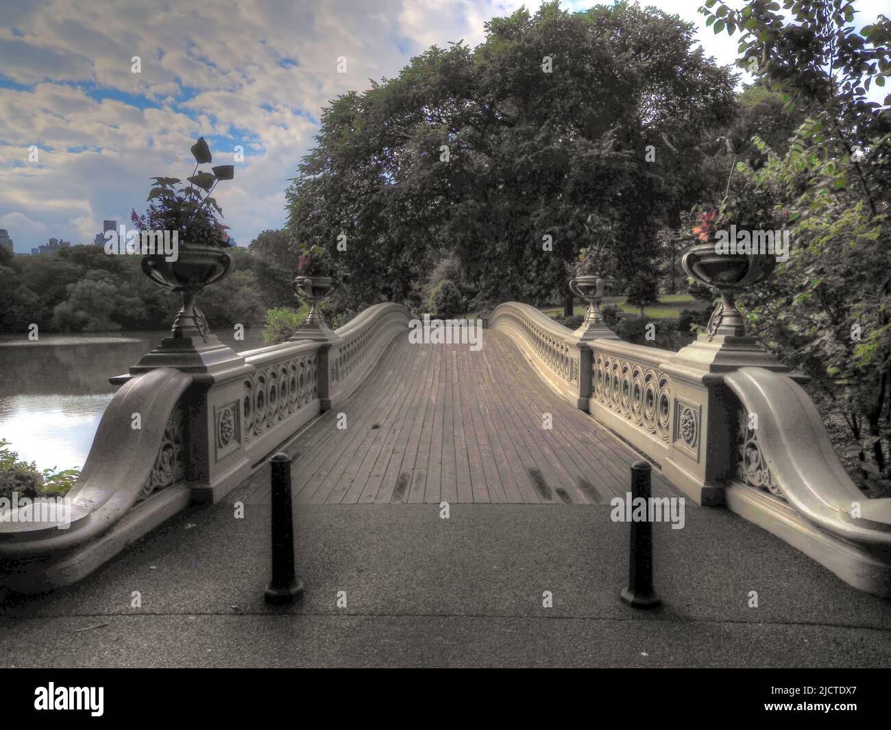 Bow bridge, Central Park, New York City, early morning in late spring ...