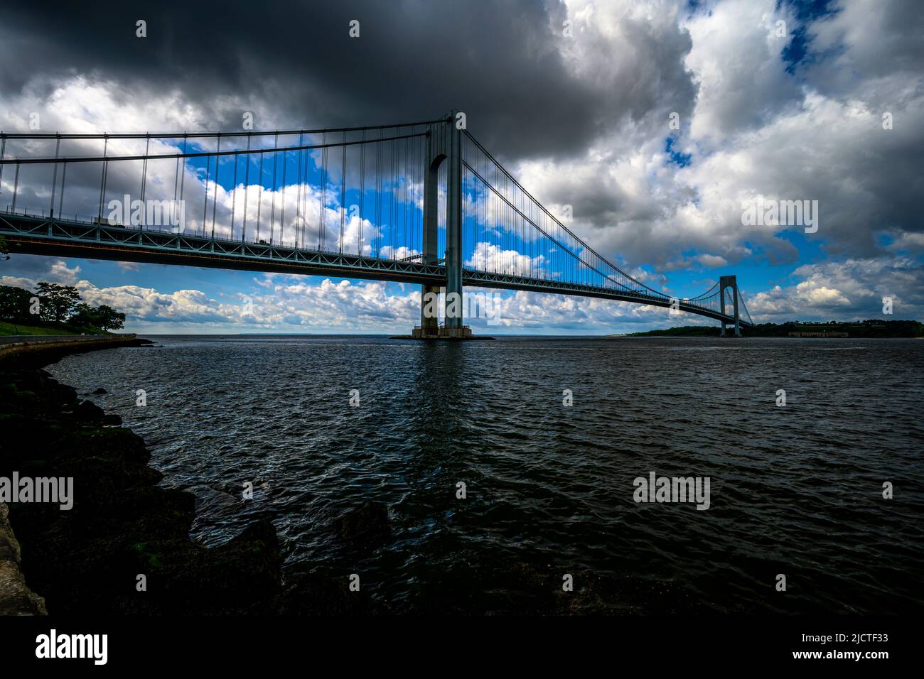 View on the Verrazzano-Narrows Bridge from the Bay Ridge Promenade in Brooklyn, NY, USA Stock ...
