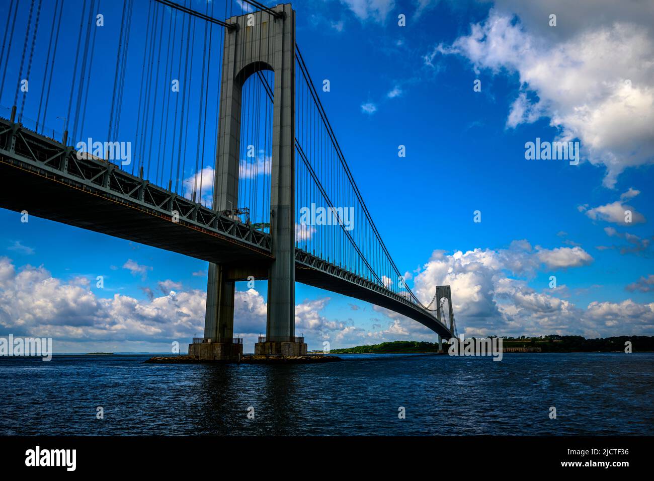 View on the Verrazzano-Narrows Bridge from the Bay Ridge Promenade in Brooklyn, NY, USA Stock ...