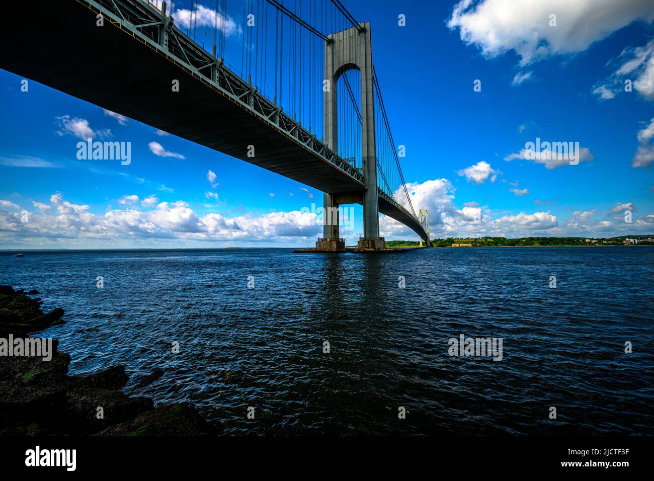 View on the Verrazzano-Narrows Bridge from the Bay Ridge Promenade in ...