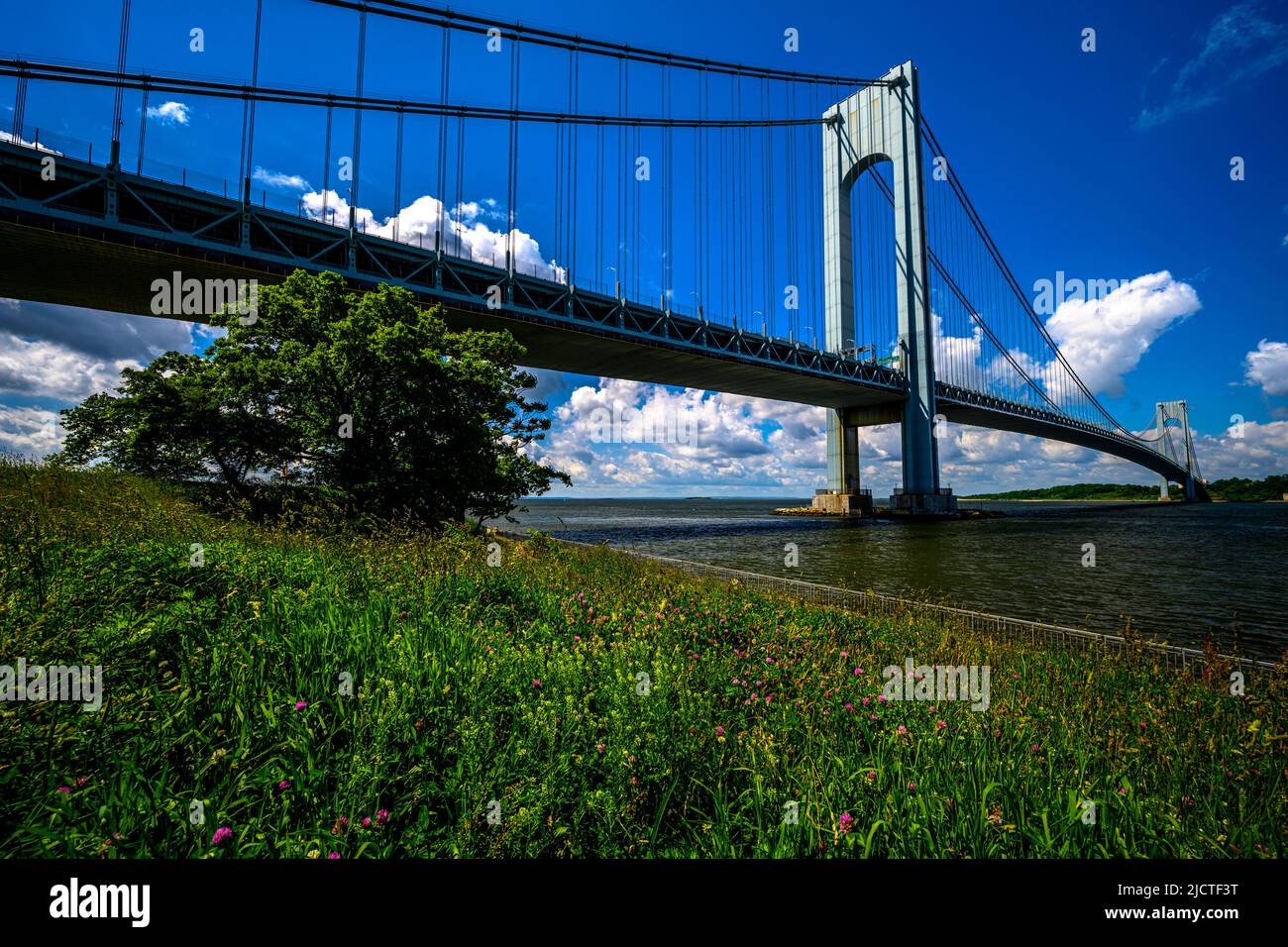 View on the Verrazzano-Narrows Bridge from the Bay Ridge Promenade in ...