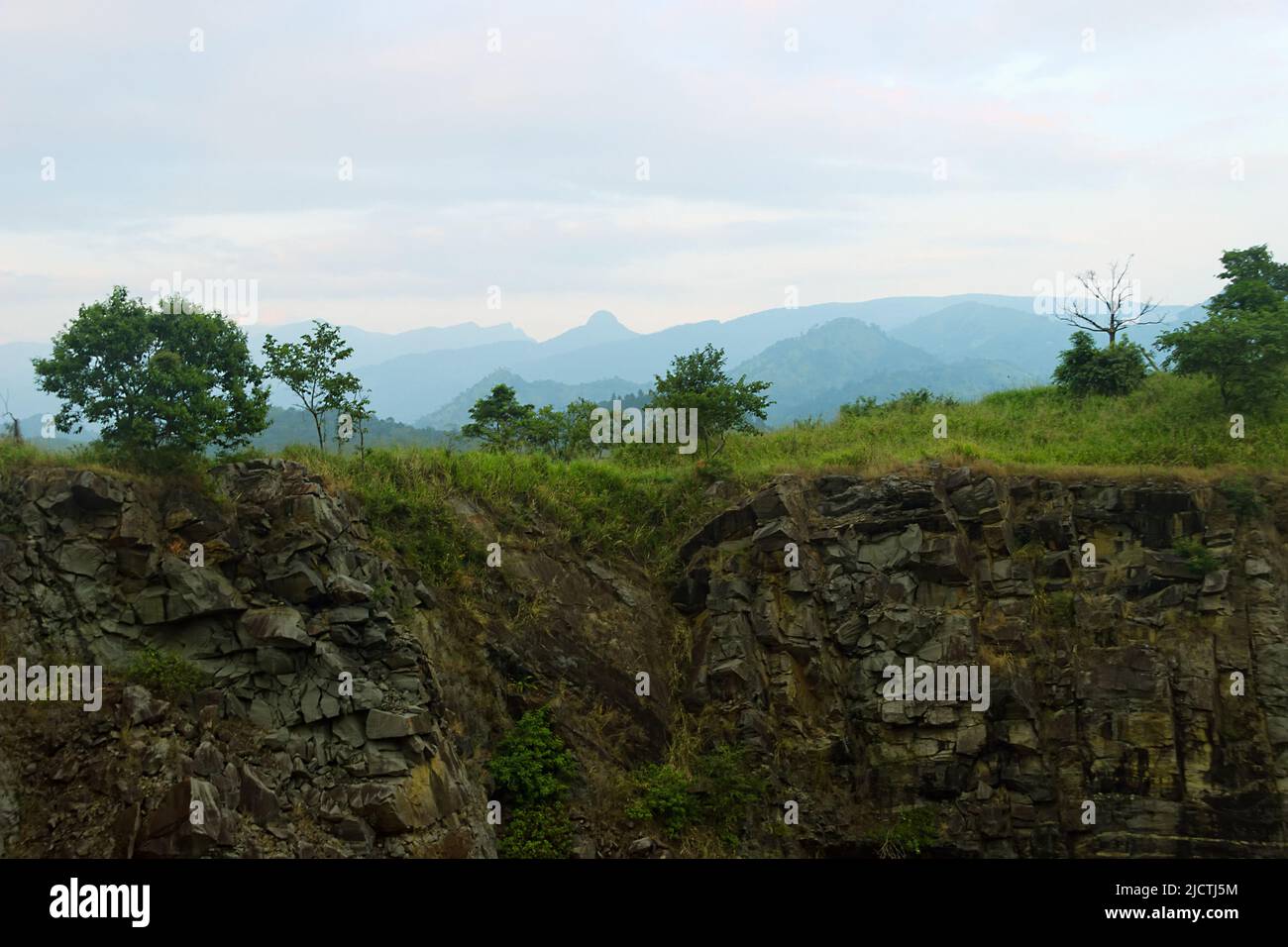 Cloud forests and a steep cliff. The Central plateau. Sri Lanka Stock ...