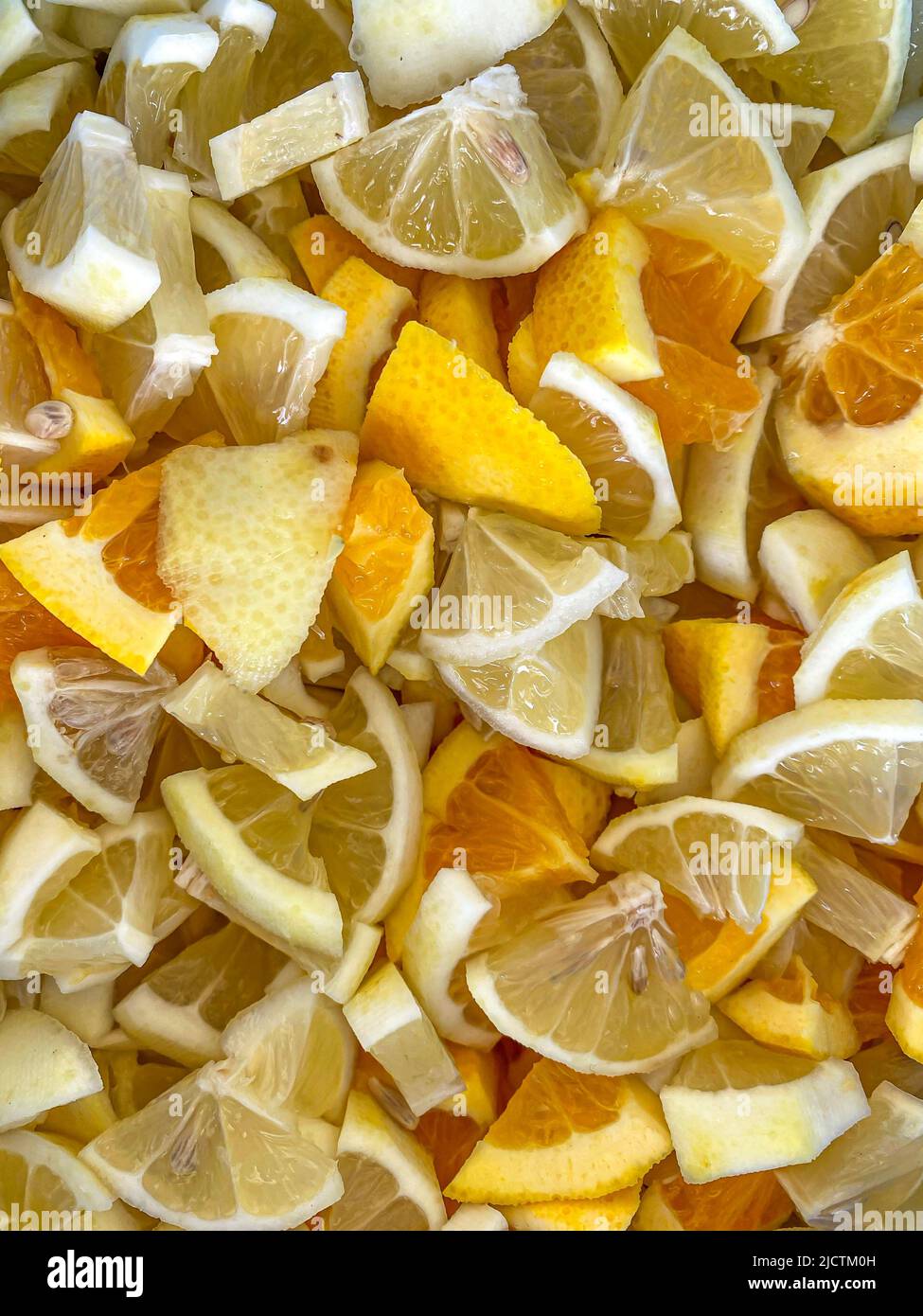 sliced lemon background. prepare for homemade lemonade Stock Photo - Alamy