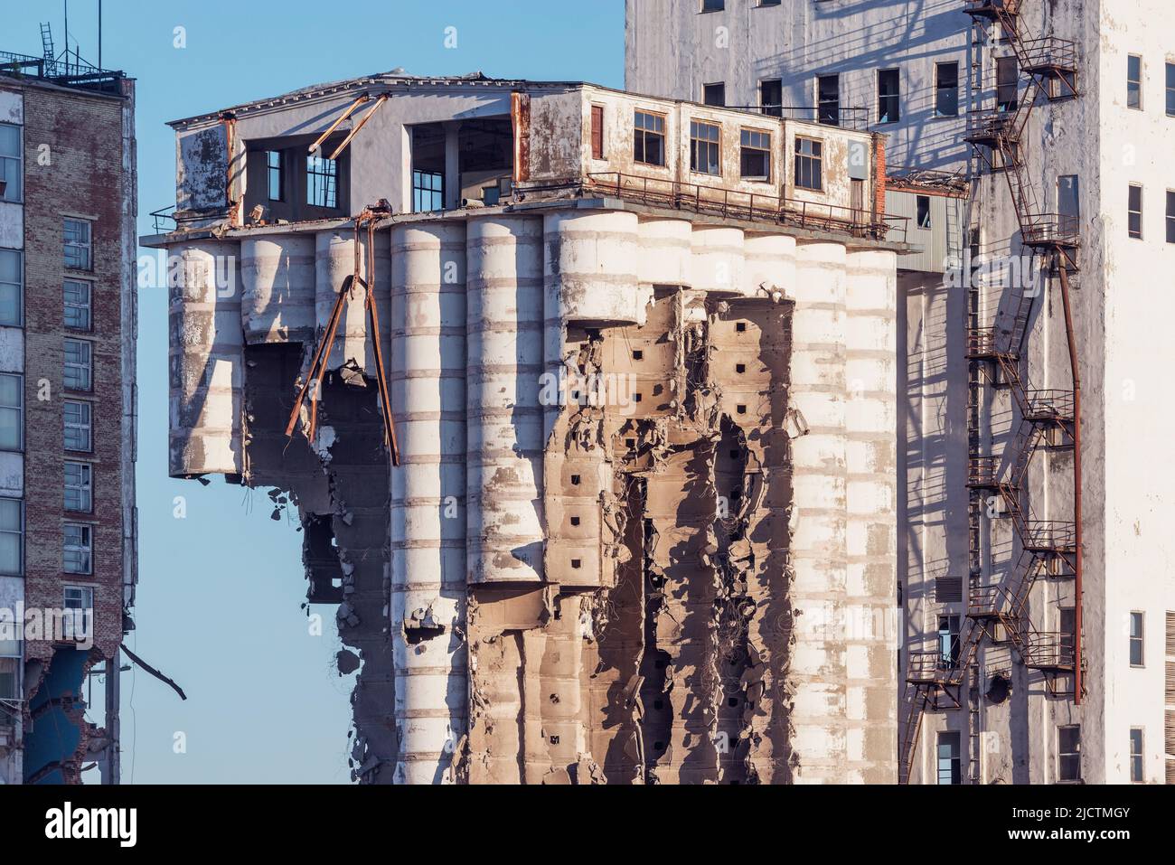 Demolition of the old and abandoned elevator Stock Photo - Alamy