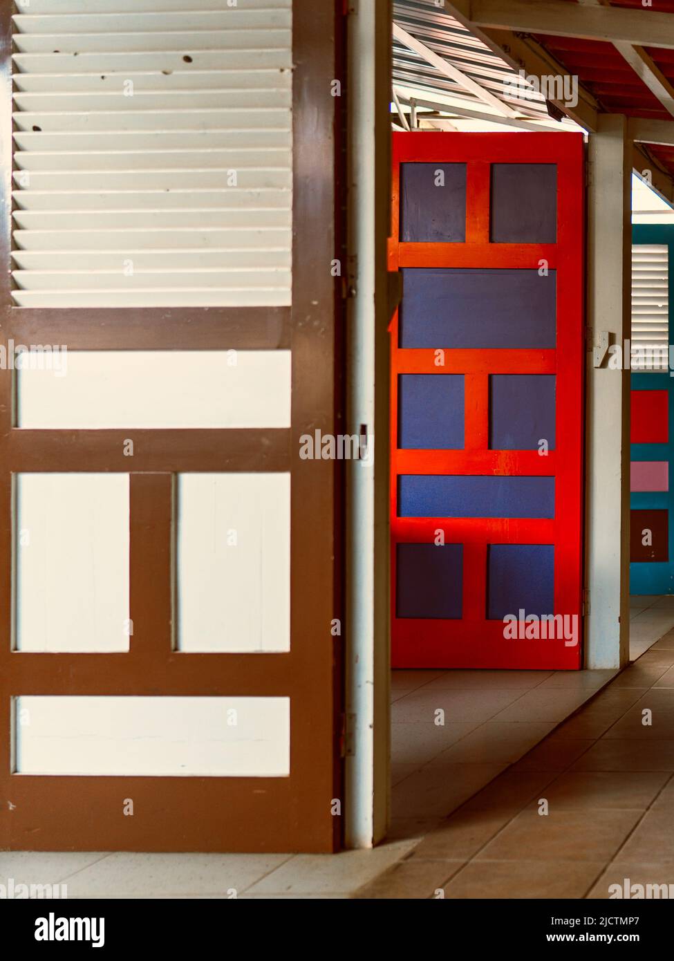 Colorful doors hi-res stock photography and images - Alamy