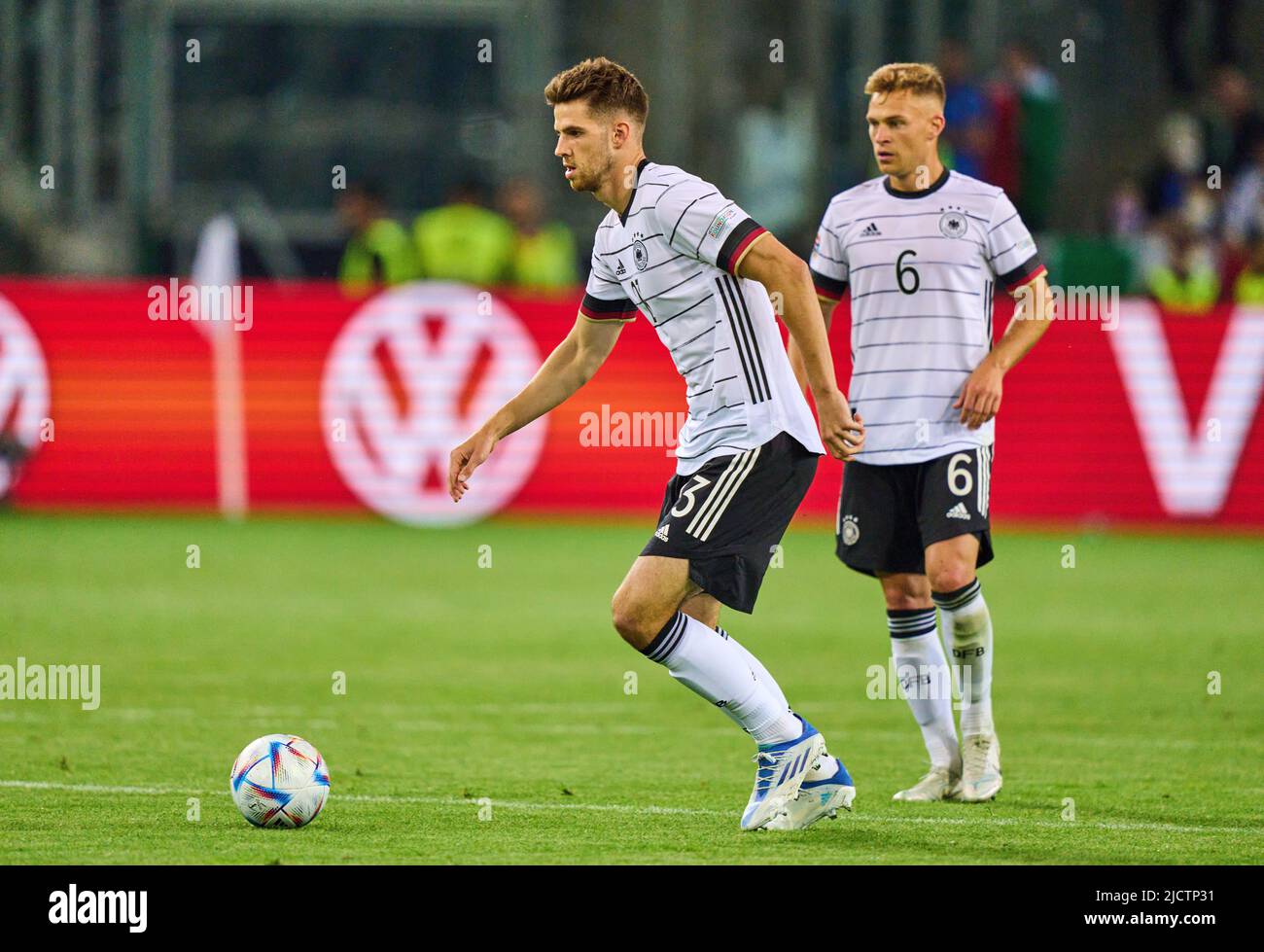 Anton Stach, DFB 23 Joshua Kimmich, DFB 6 in the UEFA Nations League ...
