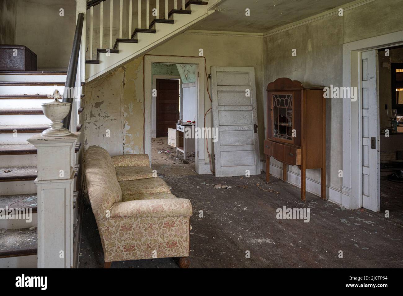 interior of abandoned house Stock Photo - Alamy
