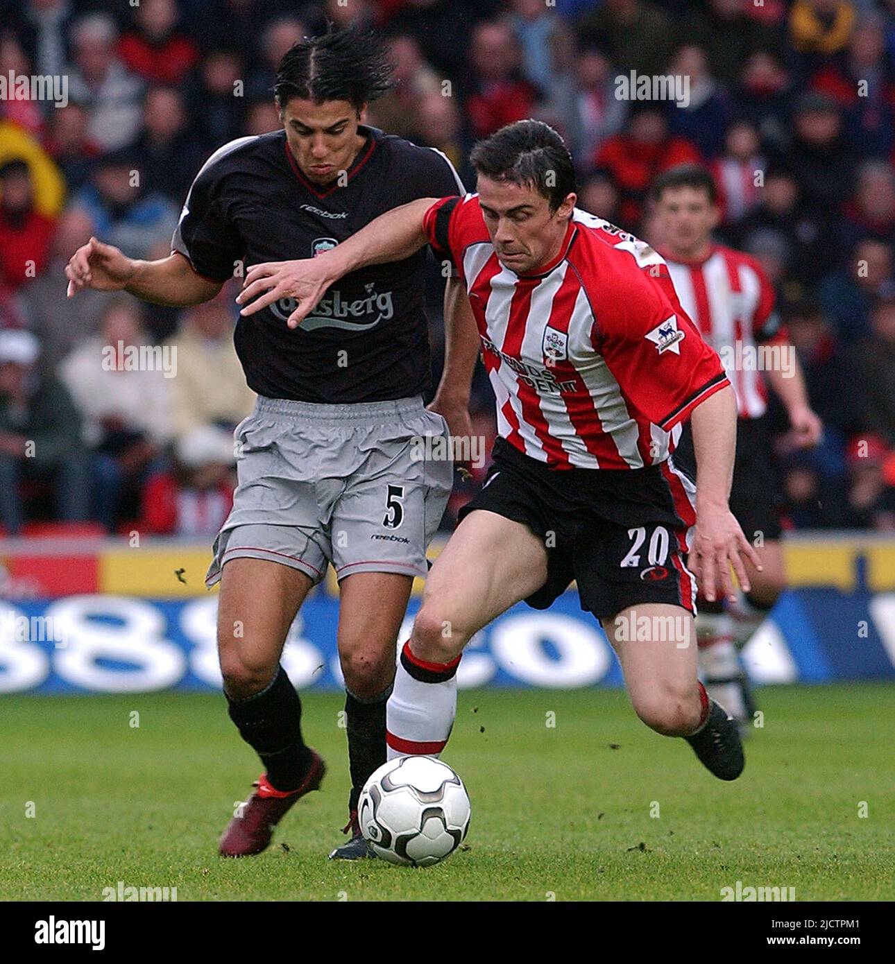SOUTHAMPTON V LIVERPOOL 14-03-04 DAVID PRUTTON CHALLENGES MILAN BAROS ...
