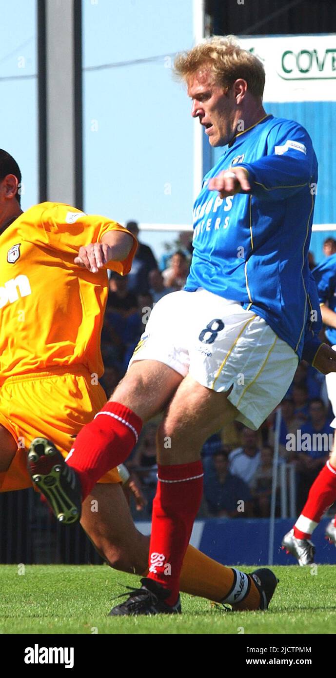 PORTSMOUTH FC ROBERT PROSINECKI PIC MIKE WALKER 2001 Stock Photo - Alamy