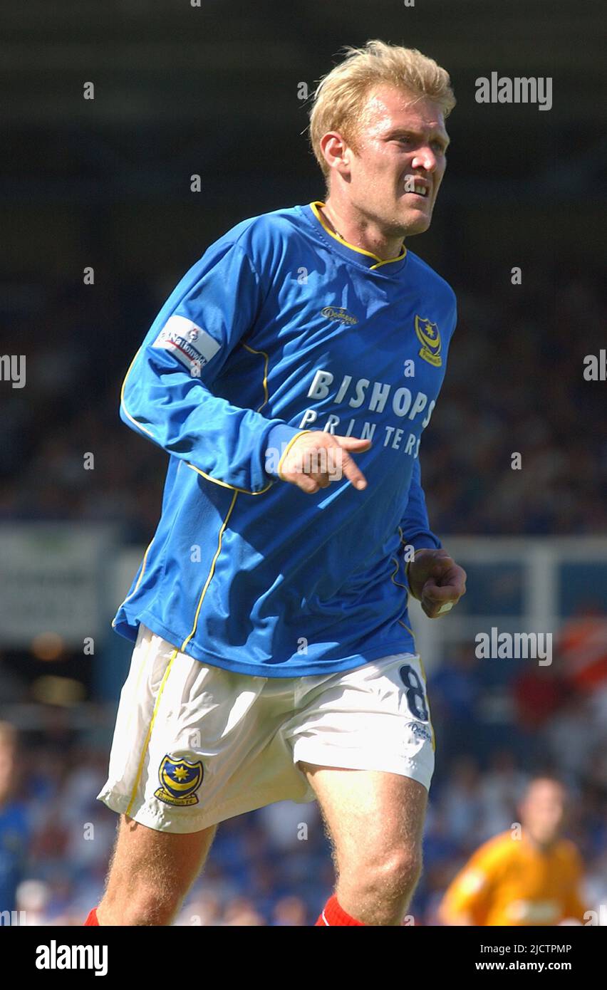 PORTSMOUTH FC ROBERT PROSINECKI PIC MIKE WALKER 2001 Stock Photo - Alamy
