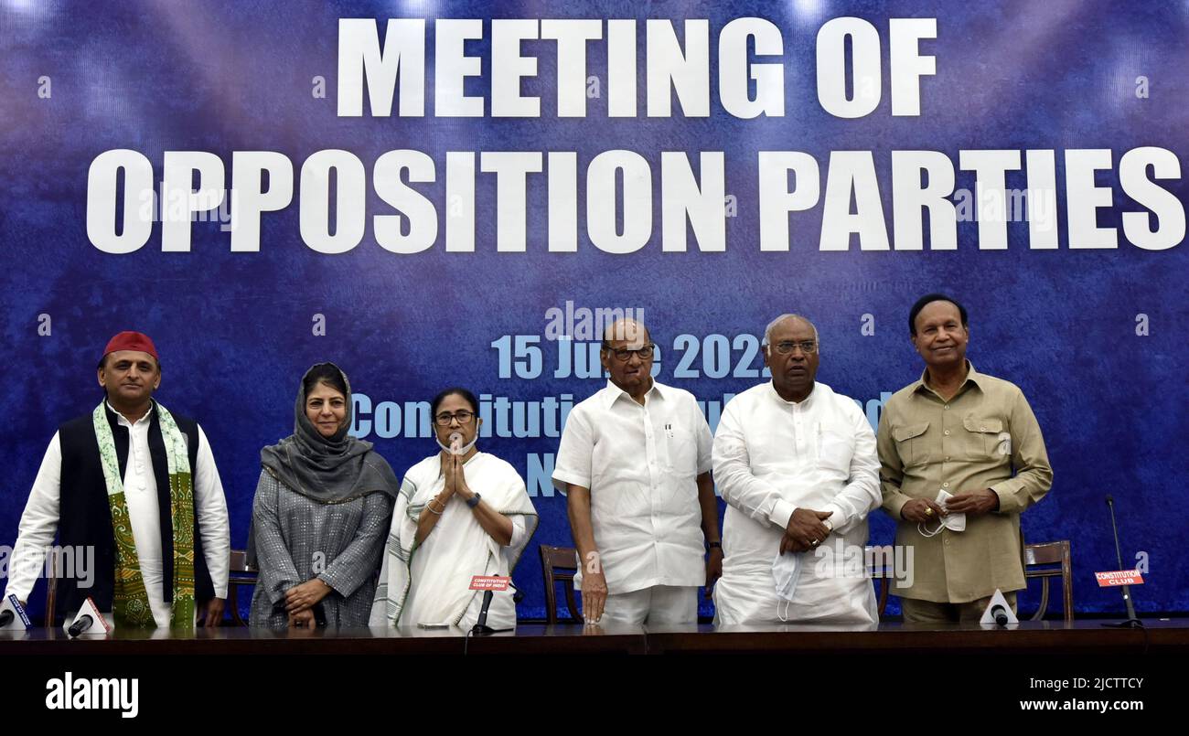Dmk party hi-res stock photography and images - Alamy