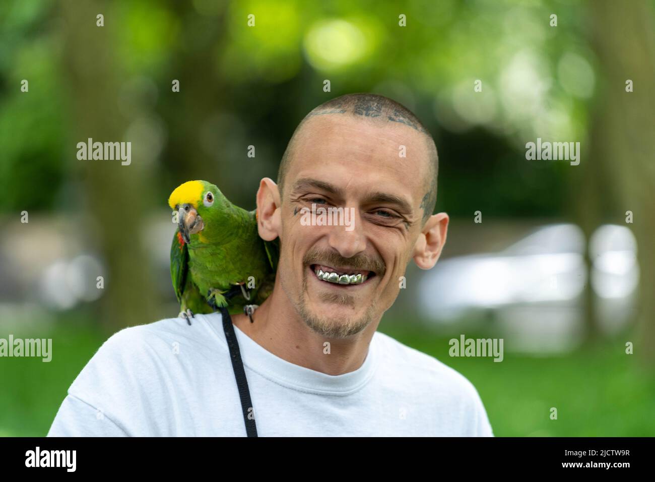 'DJ on bike' Dom Whiting attracts hundreds to Brighton cycling gig ...