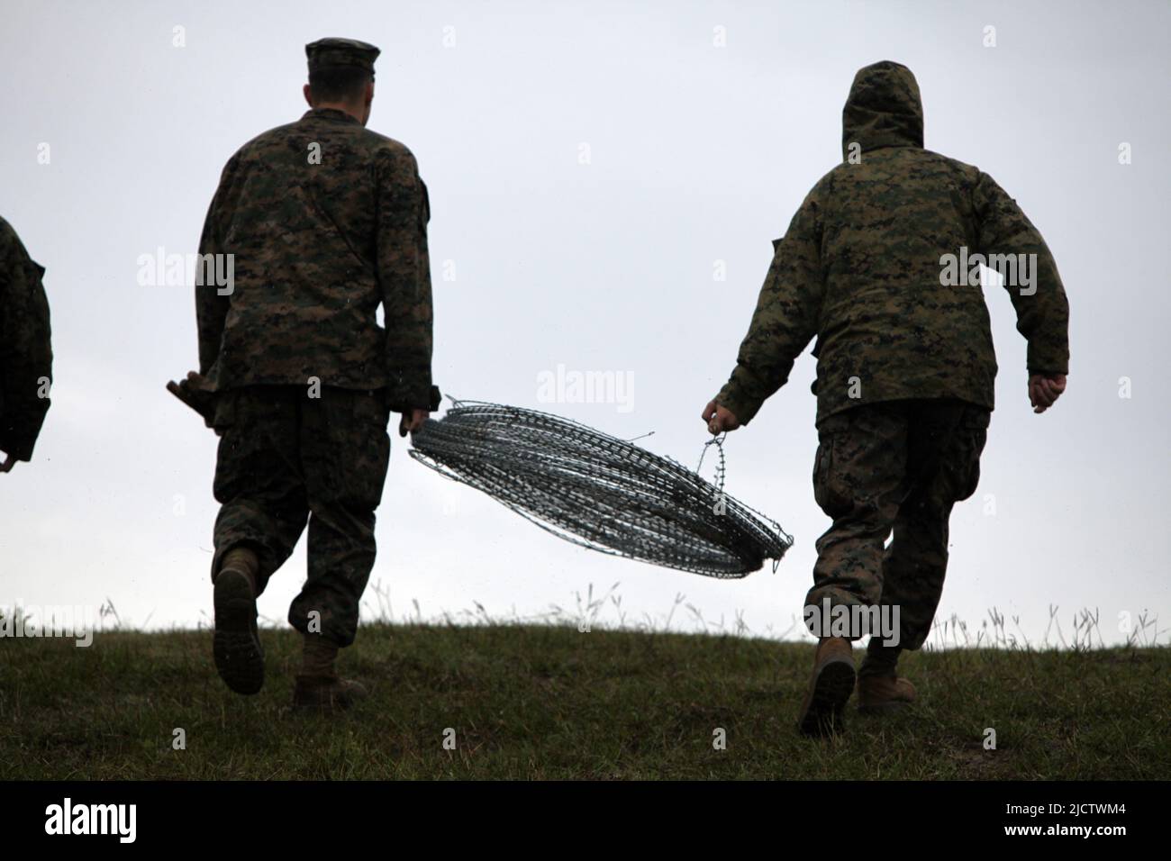 U.S. Marines with Charlie Company, 1st Battalion, 8th Marine Regiment ...