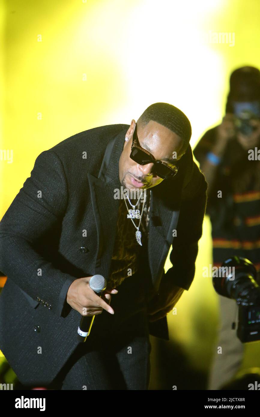 R&B Singer Tank performing live at the Dell Music Center Summer Concert ...