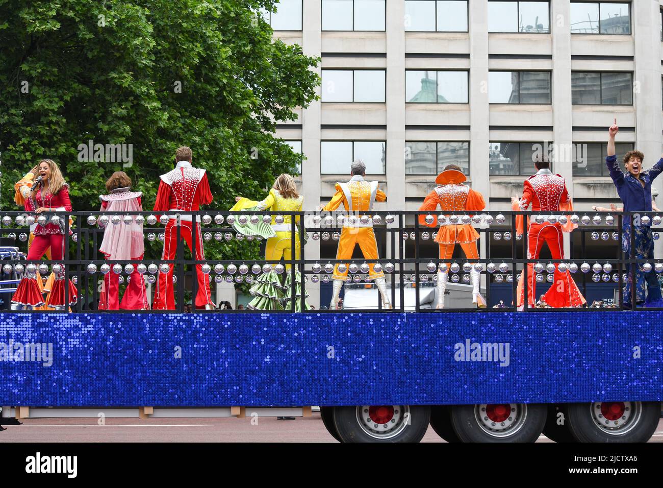 London, UK, 5th Jun 2022, Platinum Jubilee Pageant along the Mall ...