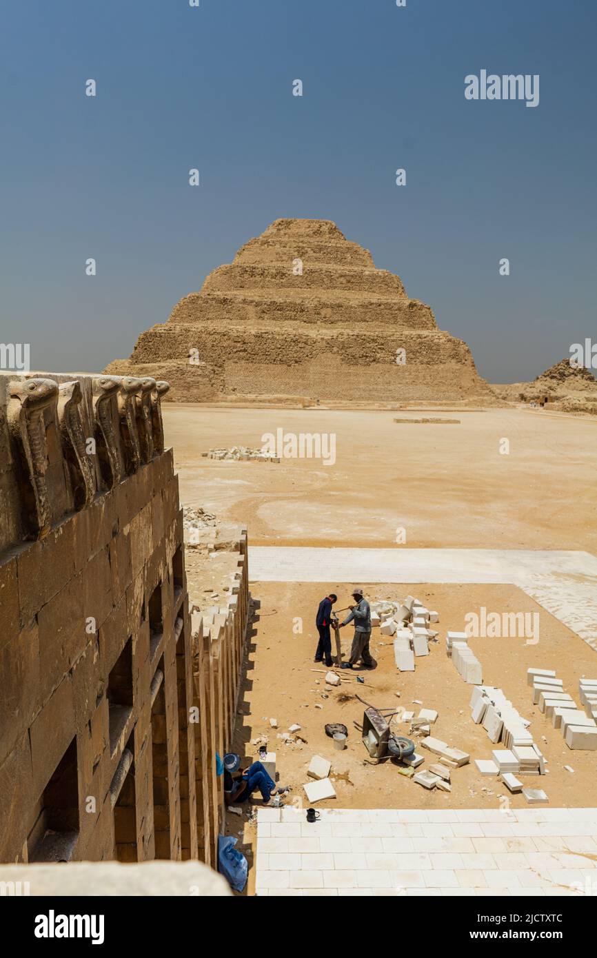 Egypt saqqara bedouin hi-res stock photography and images - Alamy