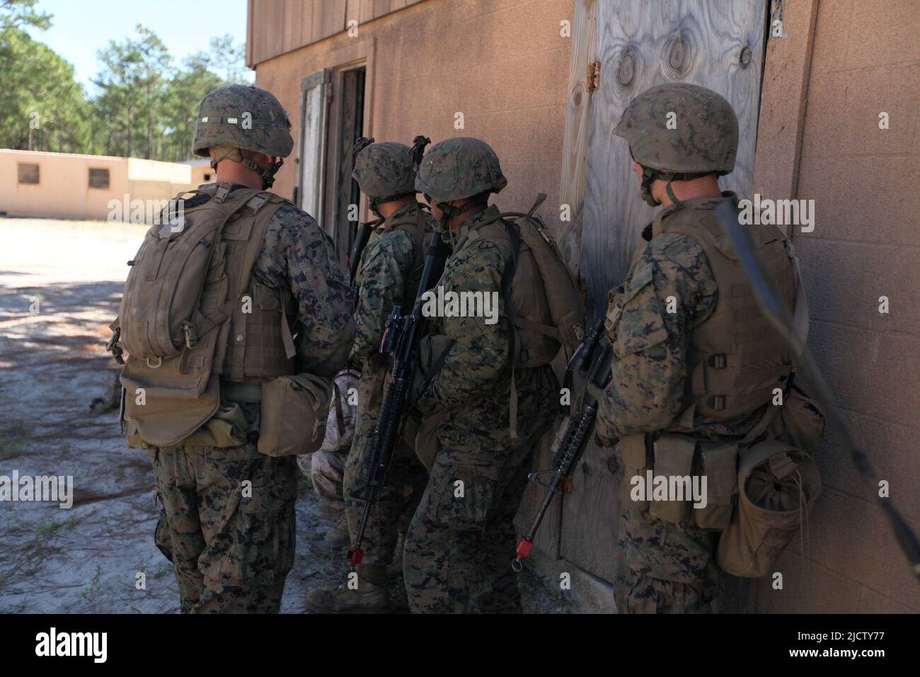 Approach camera hi-res stock photography and images - Alamy