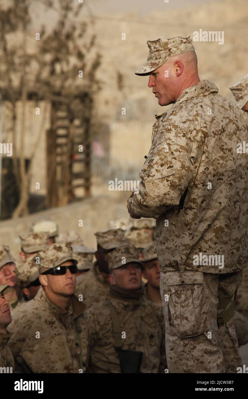 U.S. Marine Corps General James F. Amos (left), Commandant of the ...