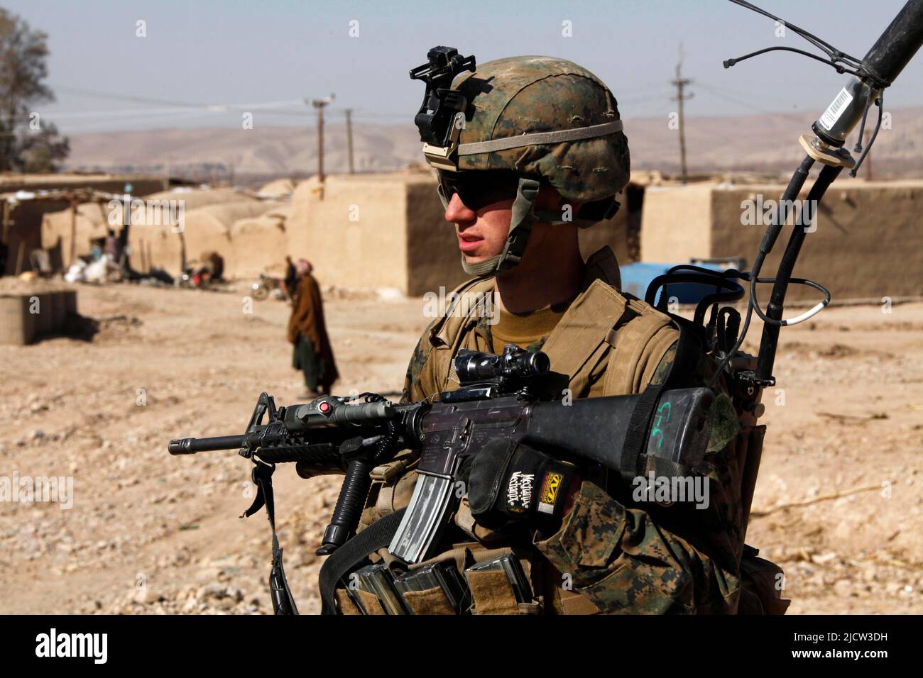 U.S. Marines with Bravo Company, 1st Battalion, 8th Marine Regiment (1/ ...