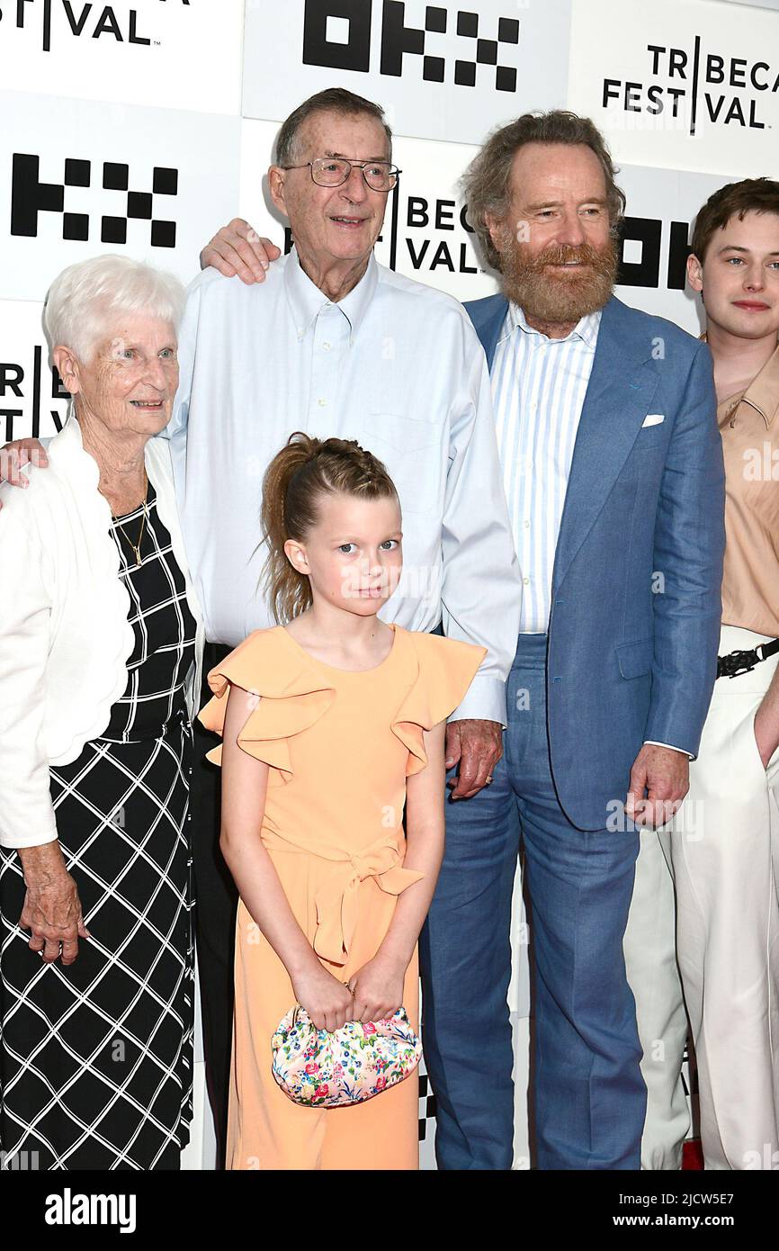 Jerry selbee and bryan cranston hi-res stock photography and images - Alamy