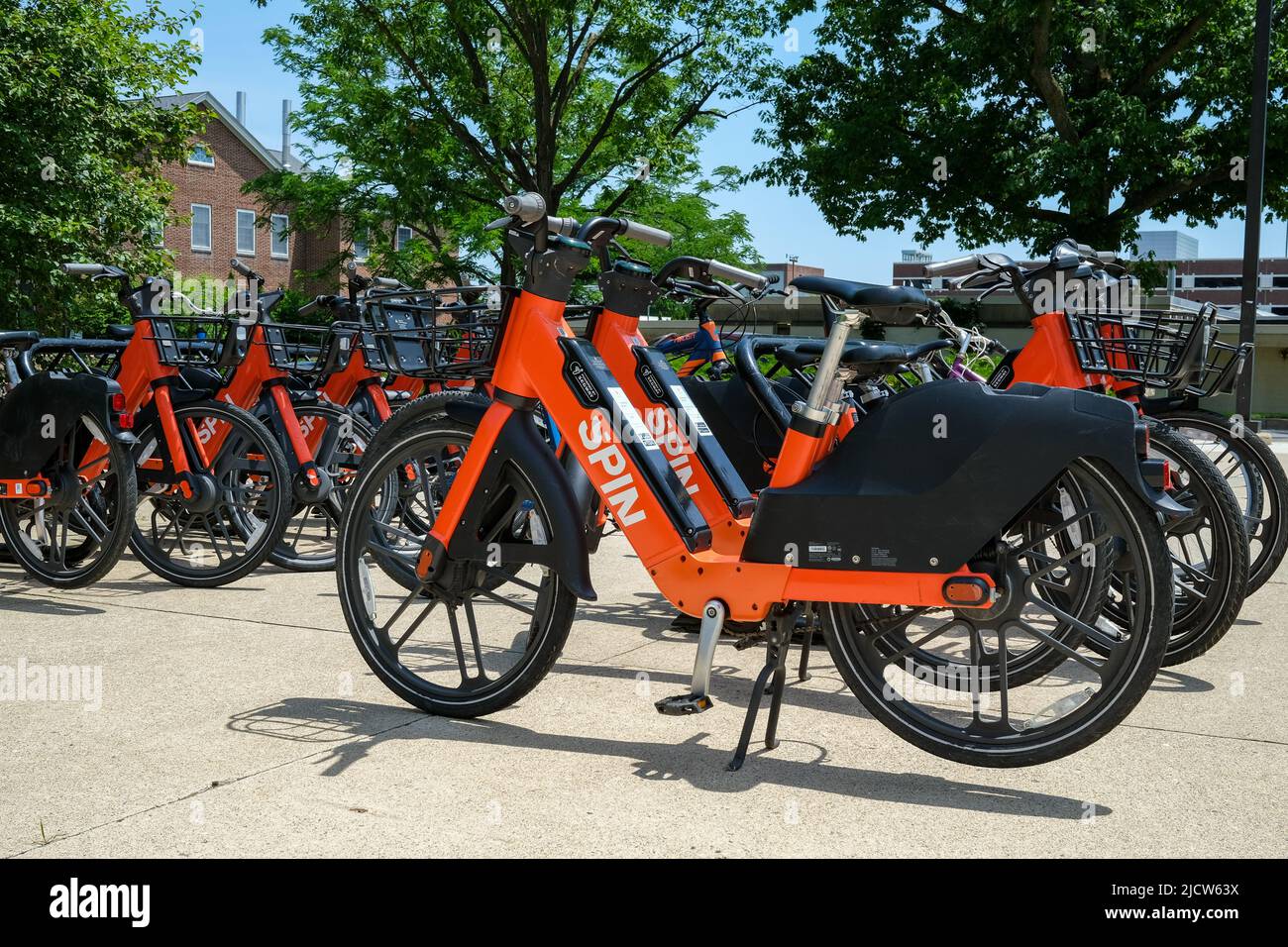 Rental bikes on a university campus hi-res stock photography and images ...