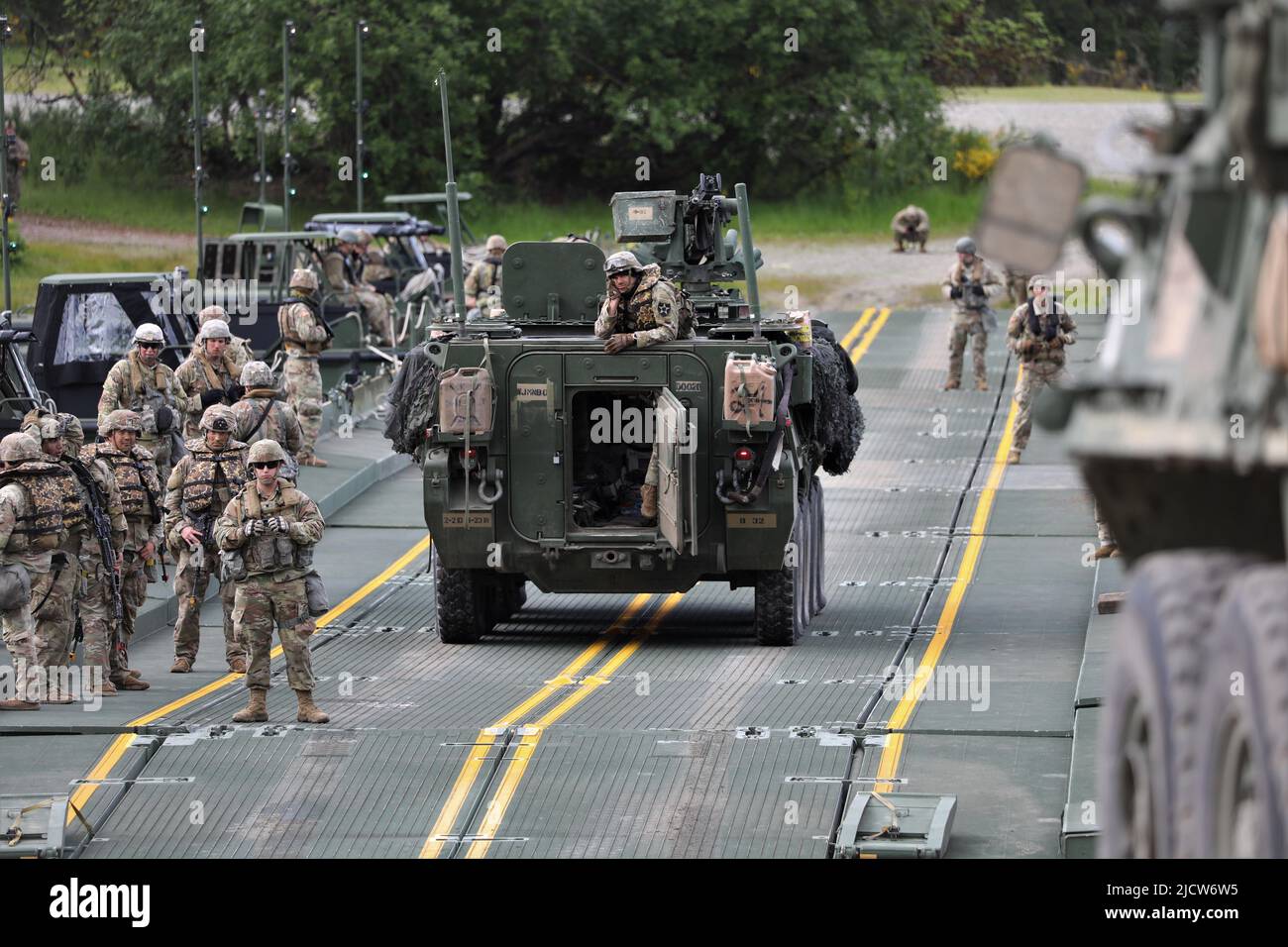 The Oregon National Guard and California National Guard join engineers ...