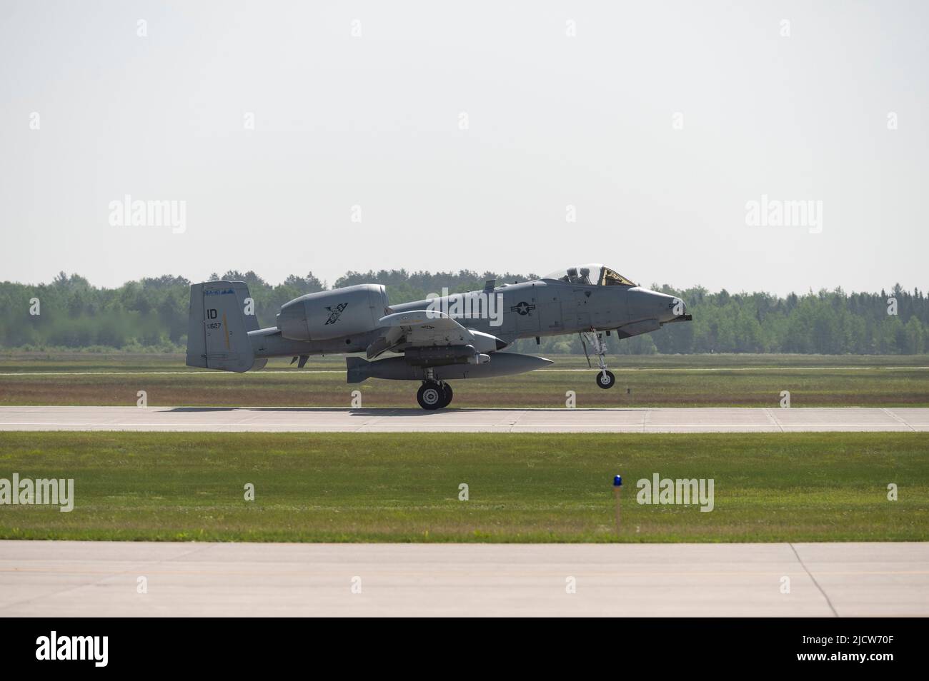 Airmen from the Idaho Air National Guard’s 124th Maintenance Group ...