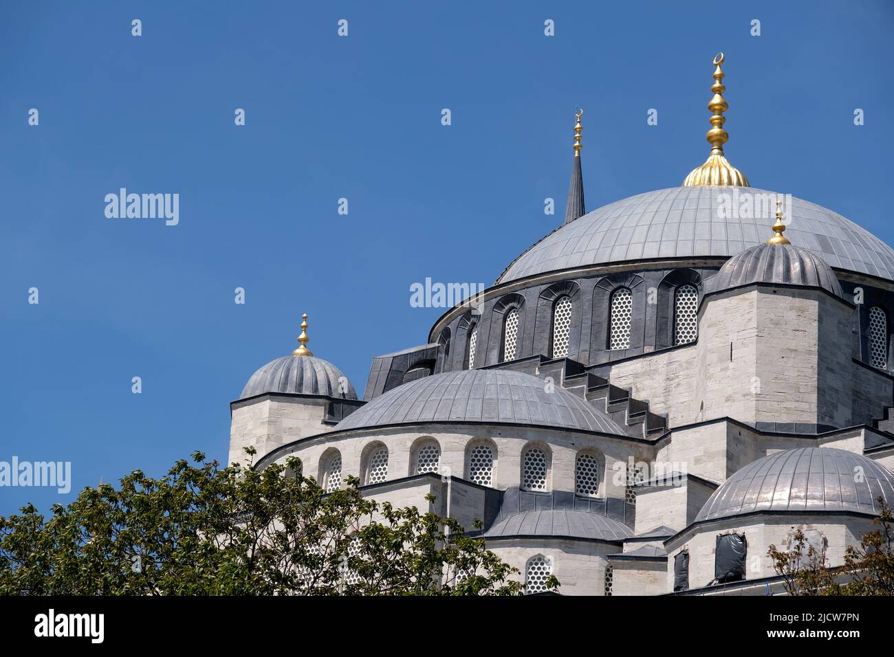 Sultan ahmed mosque blue mosque worship hi-res stock photography and ...