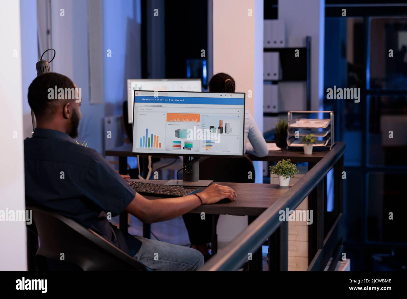 Report with charts hi-res stock photography and images - Alamy