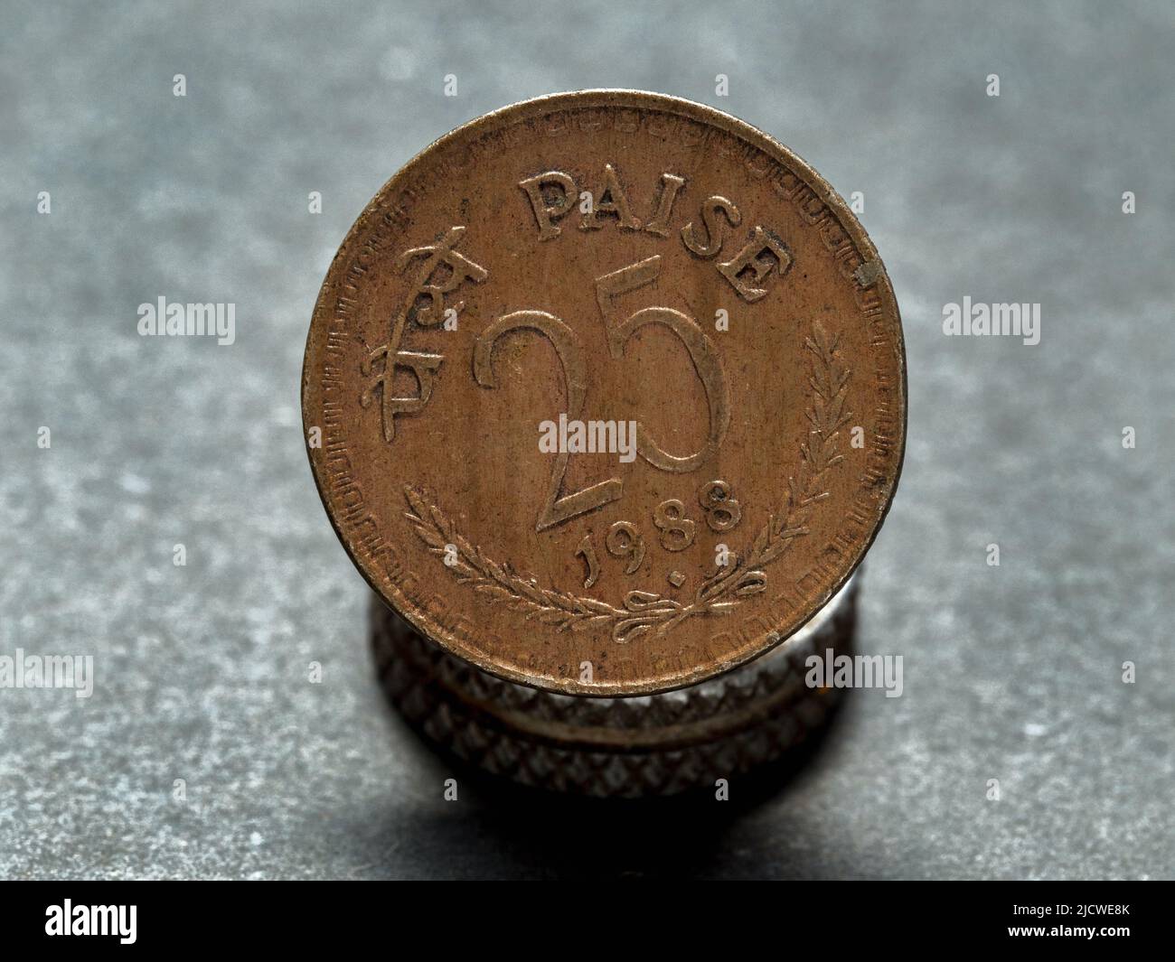 06 11 2022 India Republic Twenty Five Paise Type 2 Coin Studio shot ...