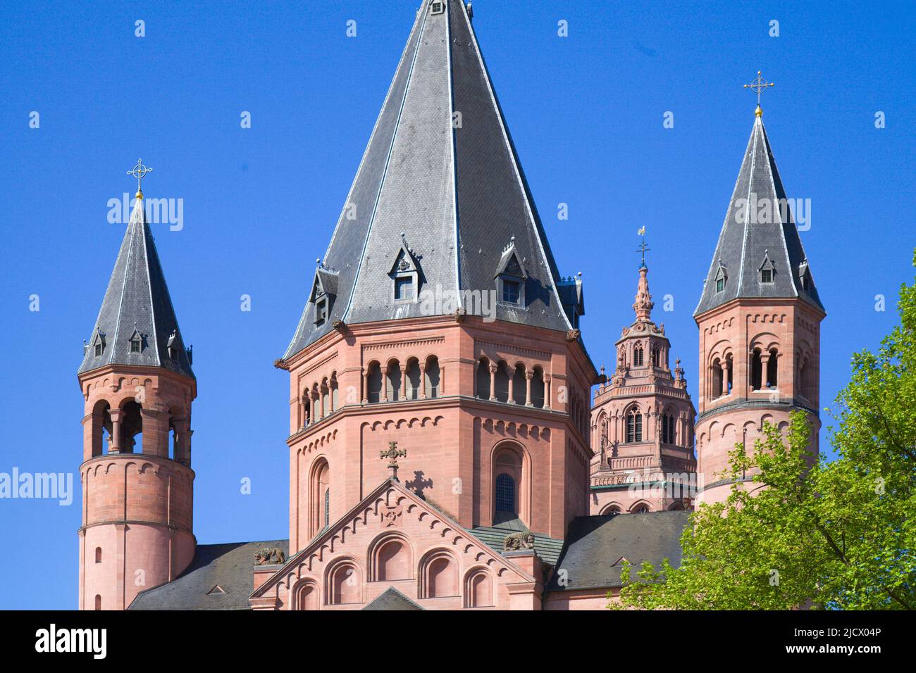 Dom (cathedral) mainz hi-res stock photography and images - Alamy