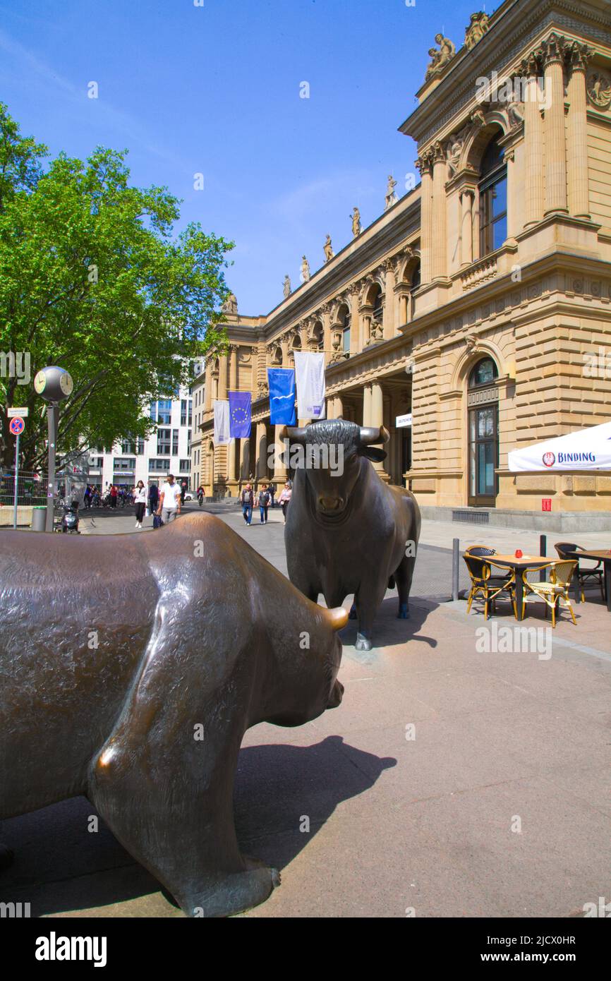 Germany, Hesse, Frankfurt am Main, Stock Exchange, bull and bear ...