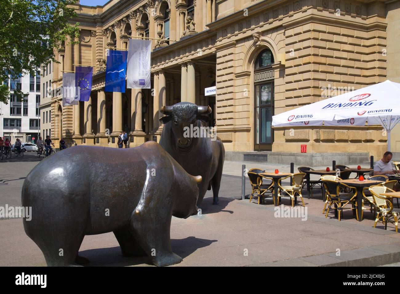 Germany, Hesse, Frankfurt am Main, Stock Exchange, bull and bear ...