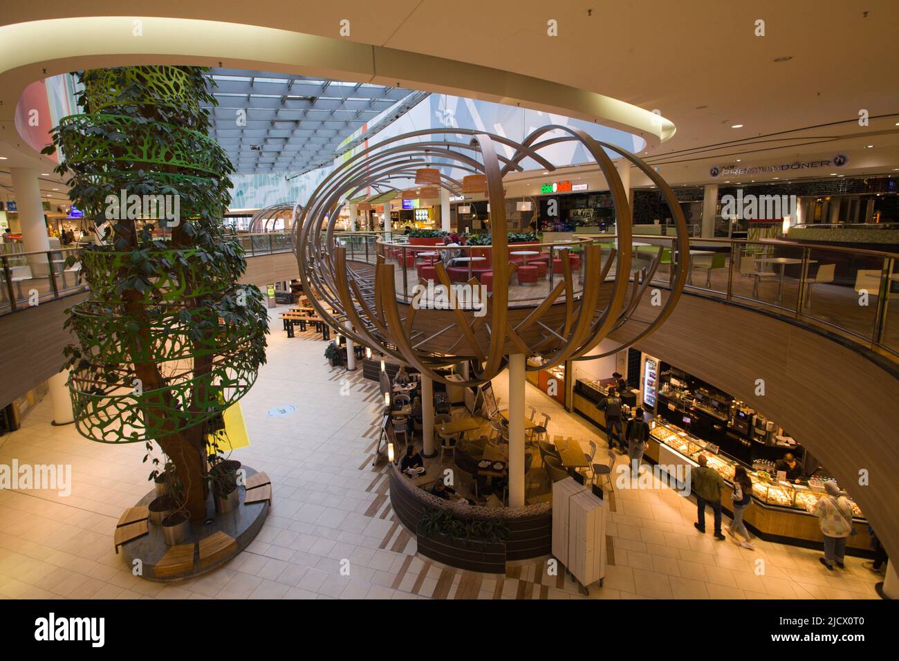 Skyline plaza shopping hi-res stock photography and images - Alamy